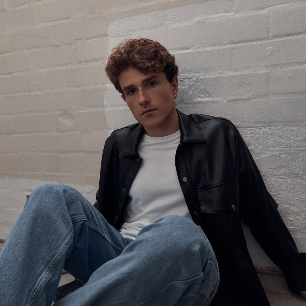 Programok Siófok közelében: Patrick James koncert a Papírkutyában ...